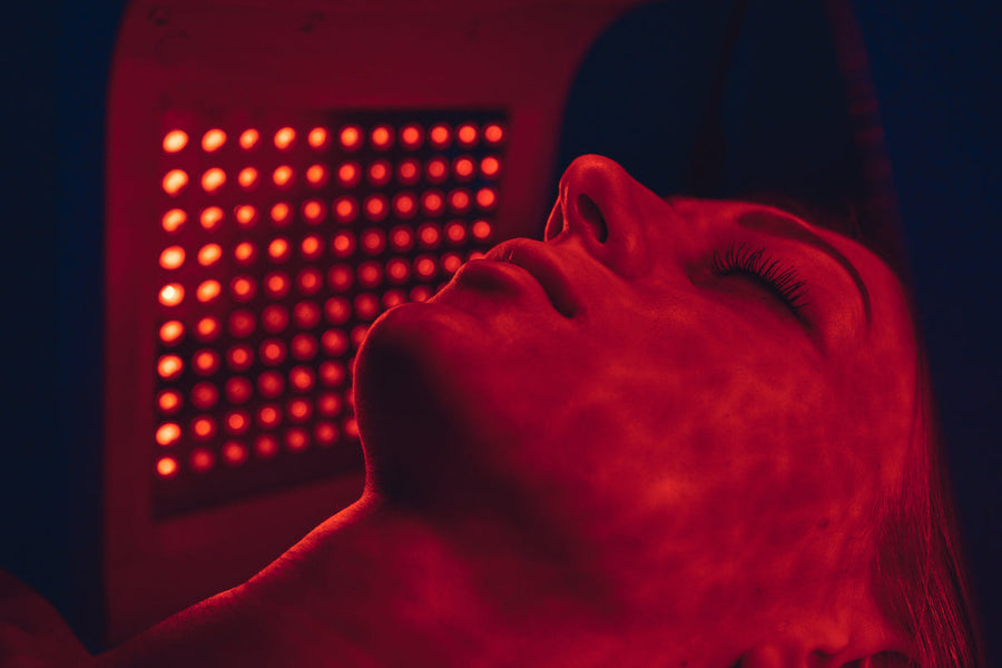 what does red light do for face
